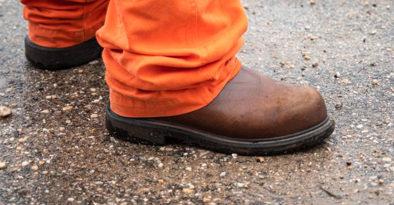 Microsoft fixes a zero-day – and two curious bugs that take the Secure out of Secure Boot ...